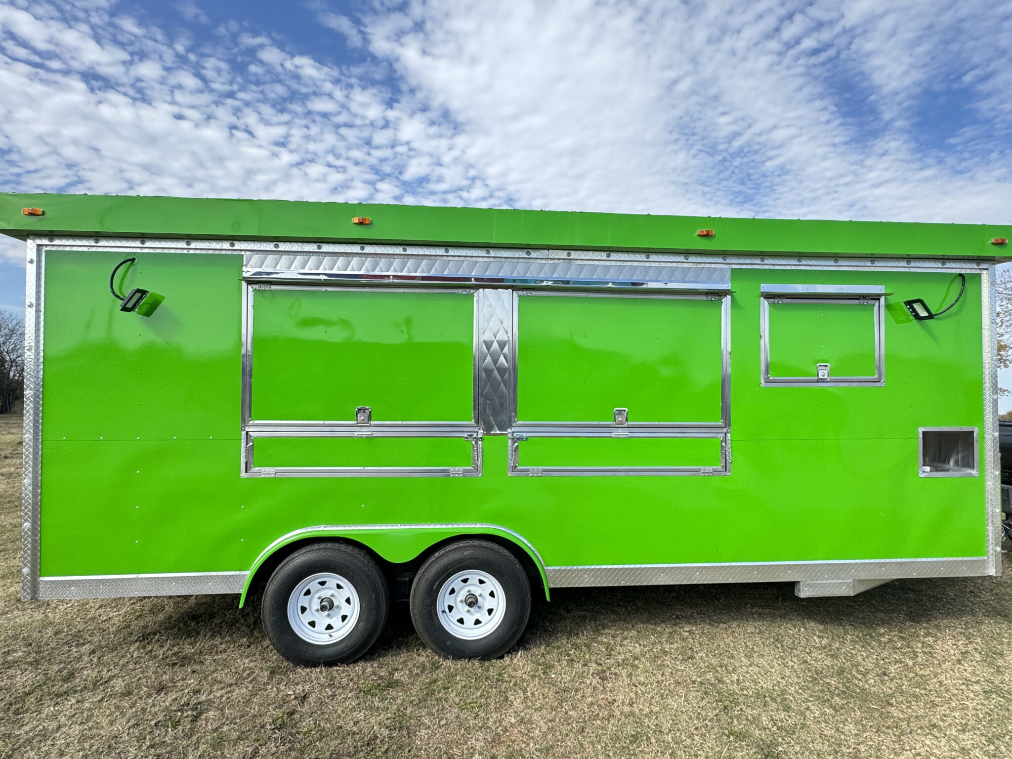 Green Food Trailer 8x20' - Food Trailers